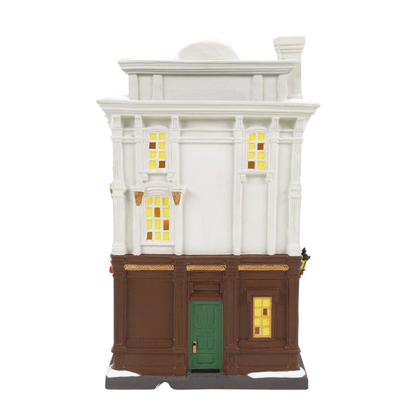 Chris' Kringles Lit Building - Country N More Gifts